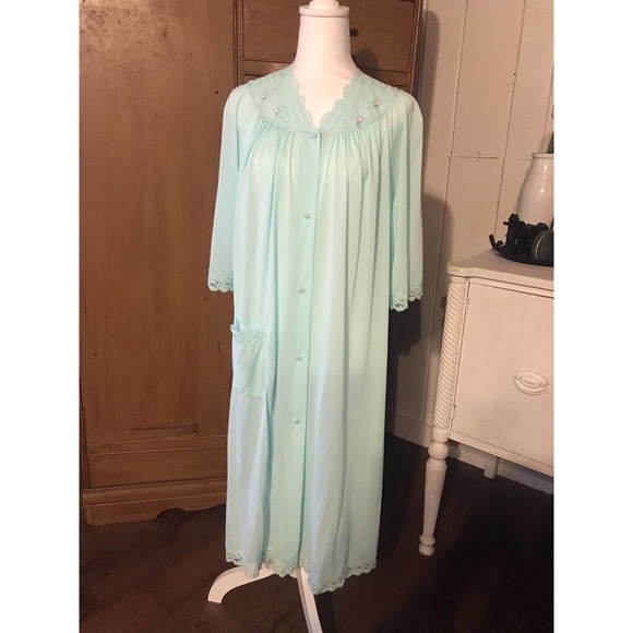 Shadowline | Intimates & Sleepwear | Vintage Vtg Shadowline Dressing ...